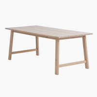 Jedálenské stoly rôznych rozmerov a tvarov na JYSK.sk